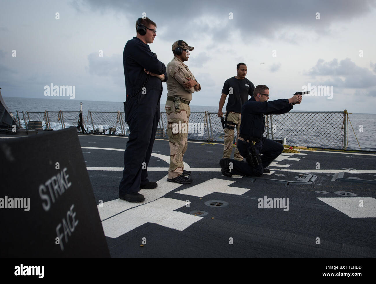 U s navy chief fire controlman hi-res stock photography and images - Alamy