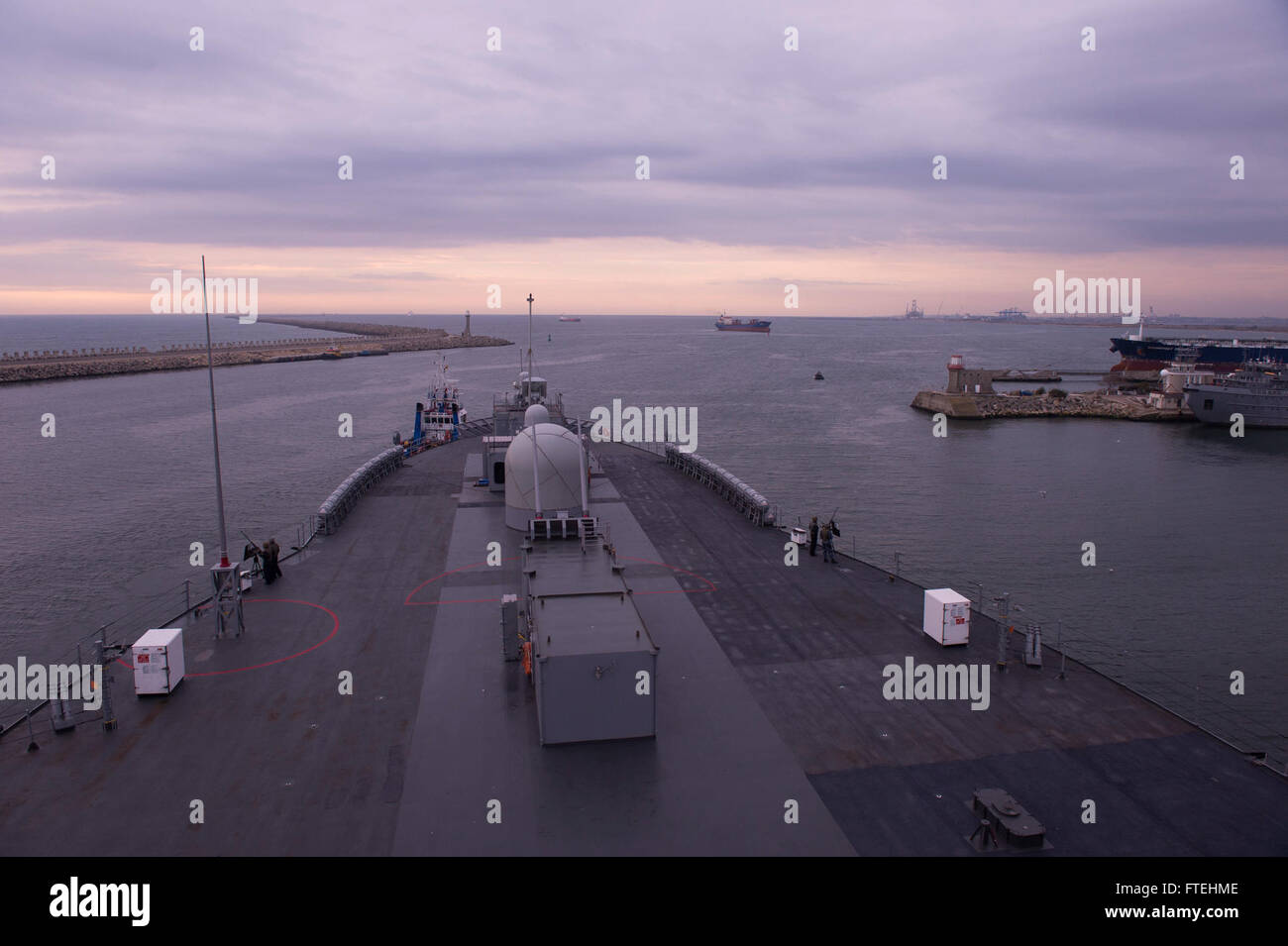 The USS Mount Whitney (LCC 20), a command and control ship of the U.S ...