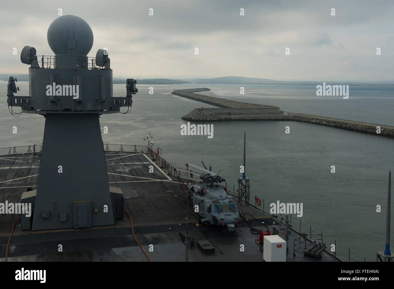The USS Mount Whitney (LCC 20), a U.S. Navy command and control ship ...