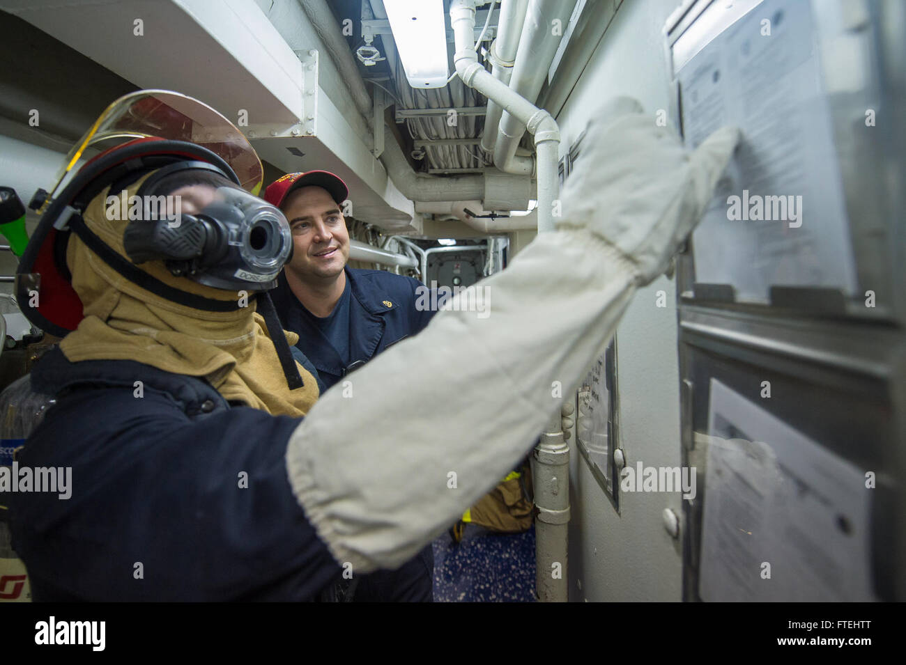 U s navy chief fire controlman hi-res stock photography and images - Alamy
