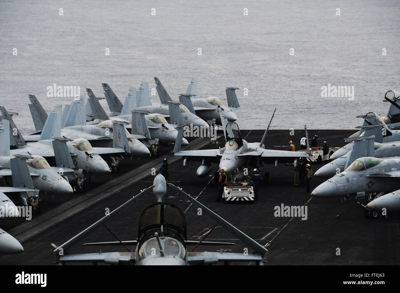 U s navy uss george h w bush flight operations sailors hi-res stock ...