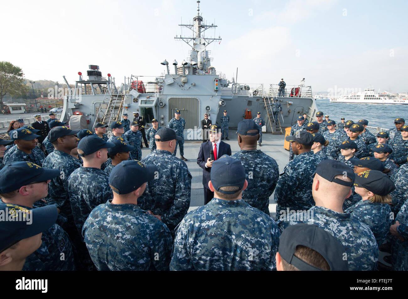 Uss ray hi-res stock photography and images - Alamy