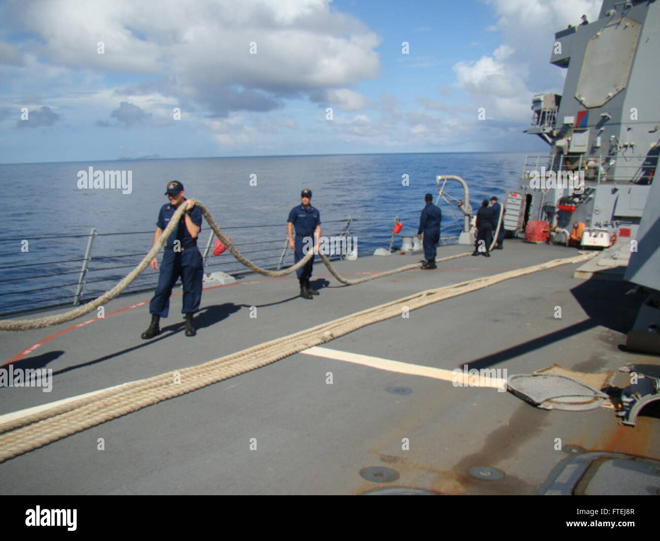 INDIAN OCEAN (Nov. 14, 2014) Sailors aboard USS James E. Williams (DDG ...