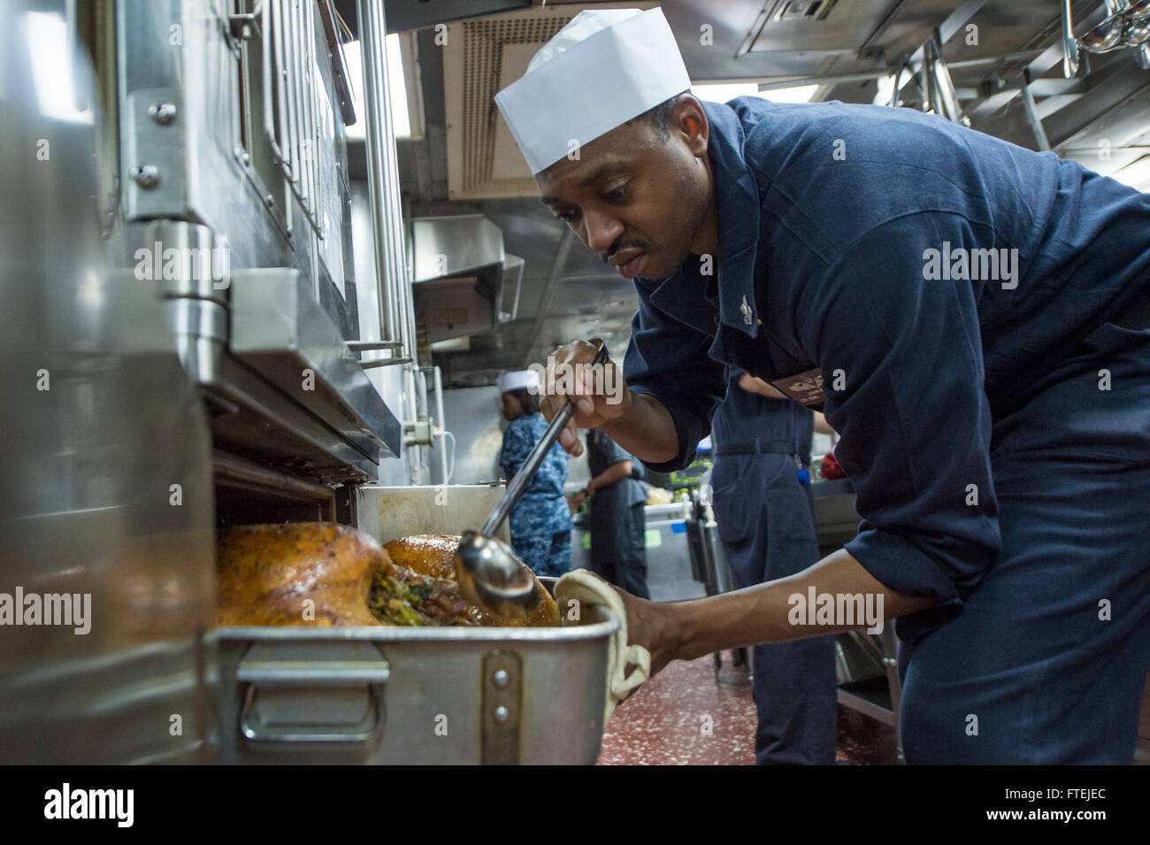 Ship personnel meal hi-res stock photography and images - Alamy