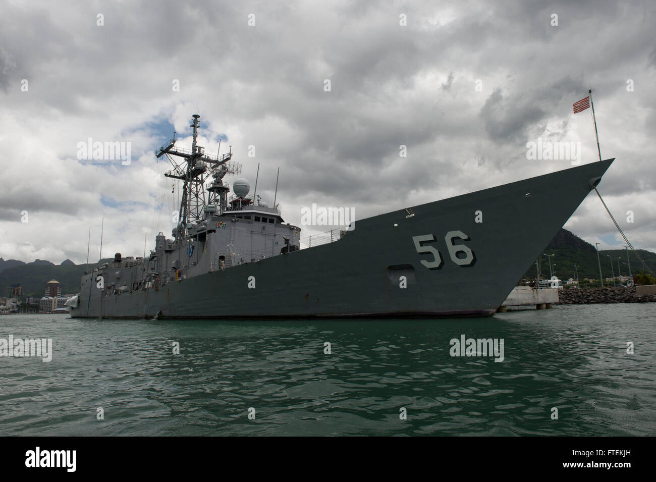 The USS Simpson (FFG 56), an Oliver Hazard-class guided-missile frigate ...