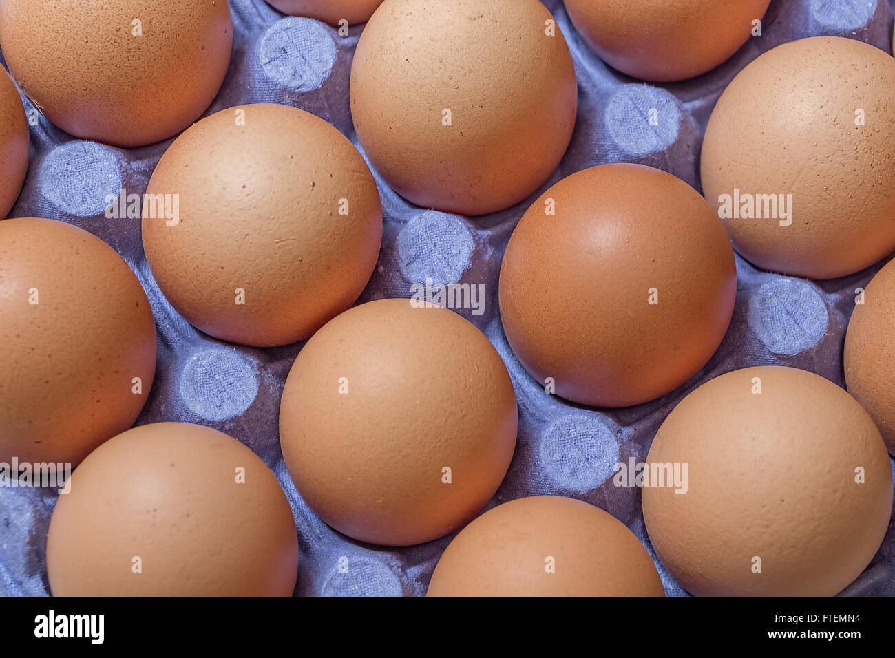 Diagonally laid out eggs Stock Photo - Alamy
