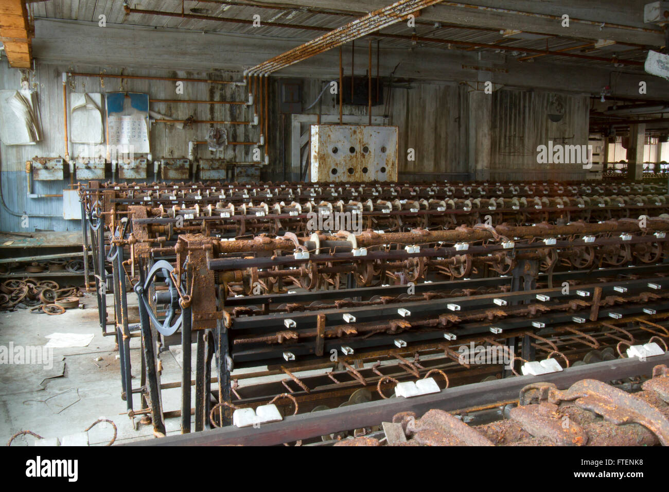 Rusting machinery hi-res stock photography and images - Alamy