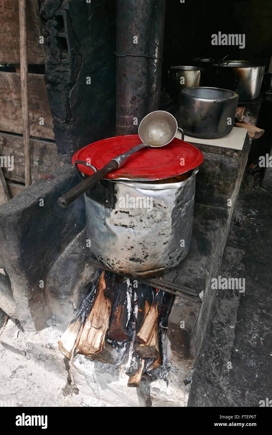 Traditional cooking pot hi-res stock photography and images - Alamy