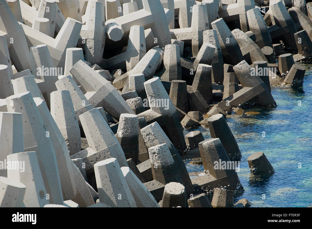 Tetrapod blocks hi-res stock photography and images - Alamy