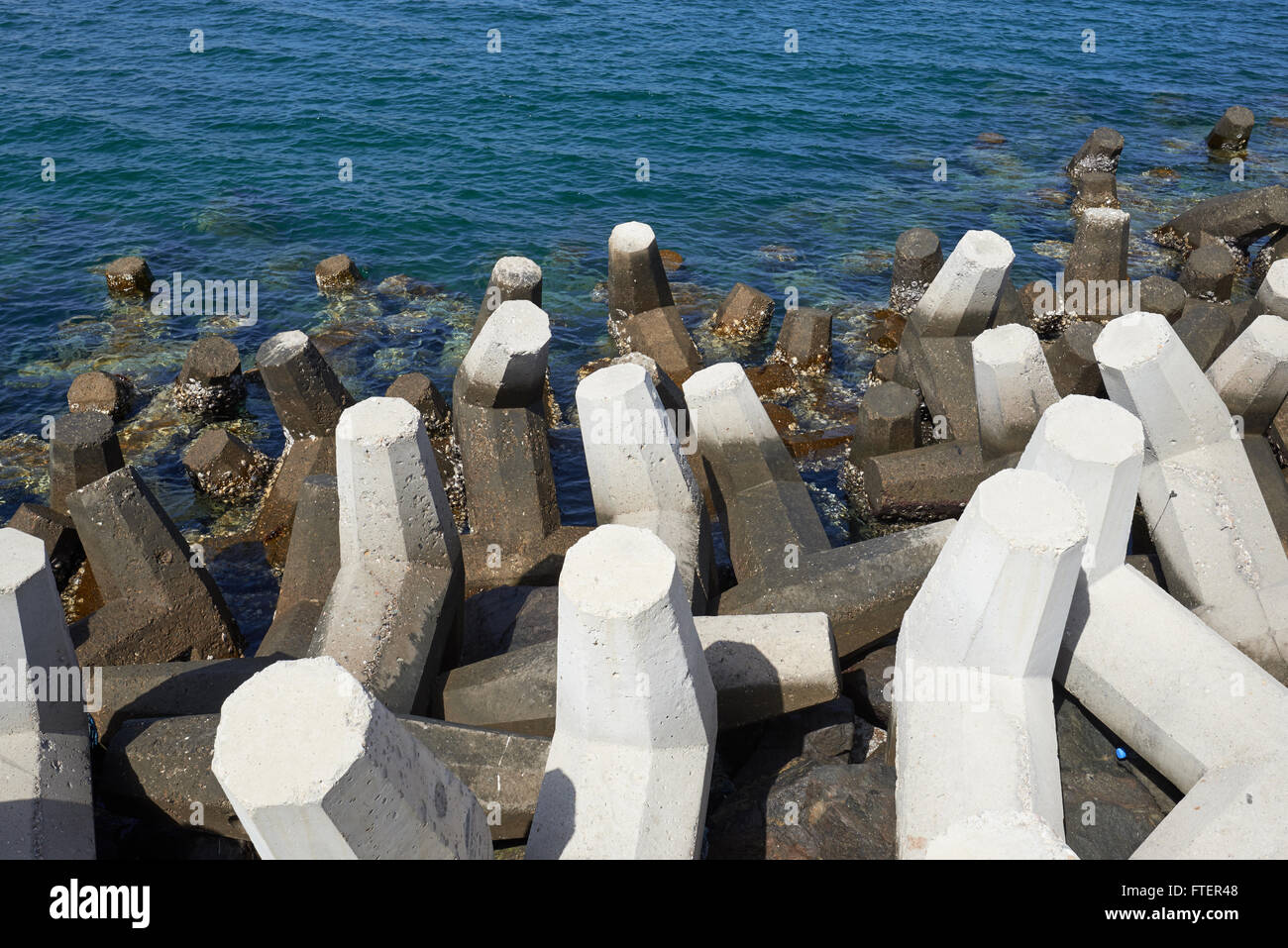 Concrete tetrapods used for coastal protection Stock Photo - Alamy