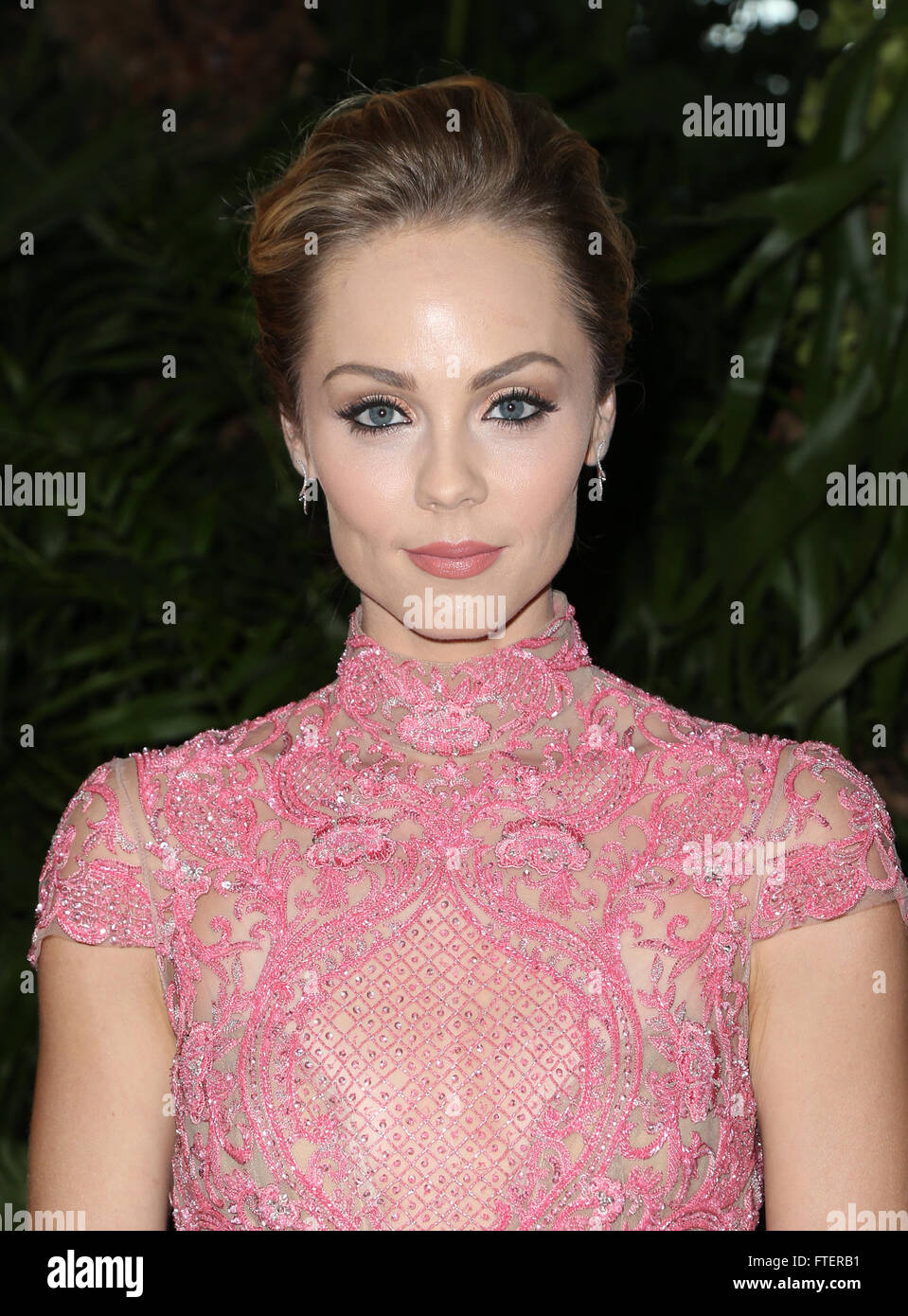 3rd Annual "An Evening With Canada's Stars" Featuring: Laura Vandervoot ...