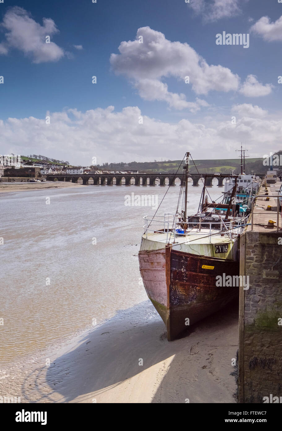 View of the River Torridge in Bideford Devon Stock Photo - Alamy
