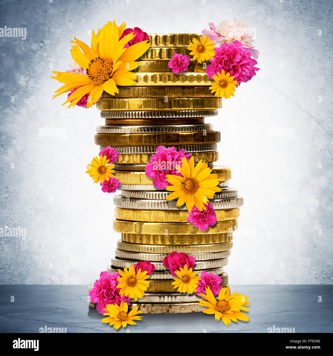 Stack of gold coins Stock Photo - Alamy