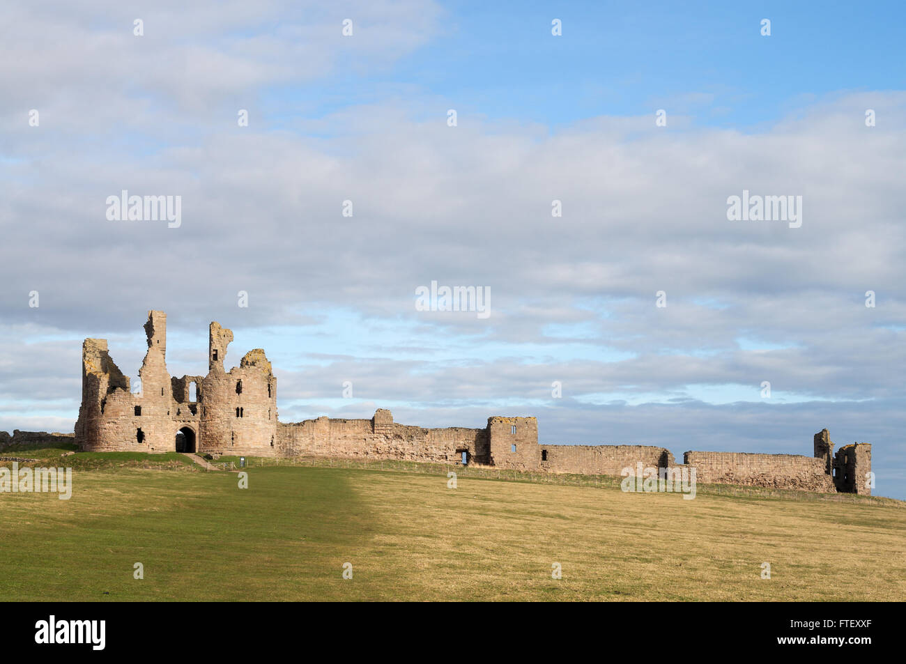 Architecture from the 1300s hi-res stock photography and images - Alamy