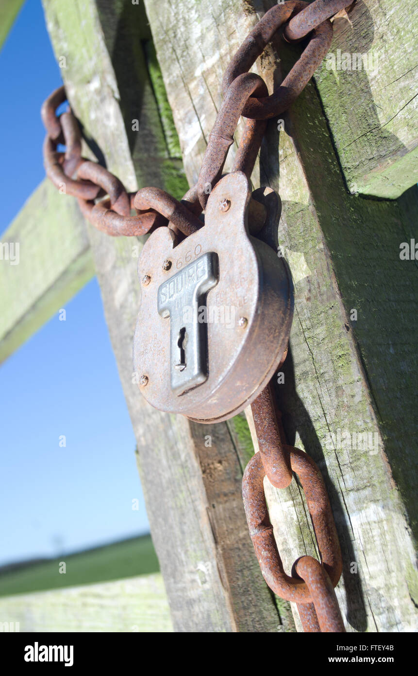 Heavy padlock hi-res stock photography and images - Alamy