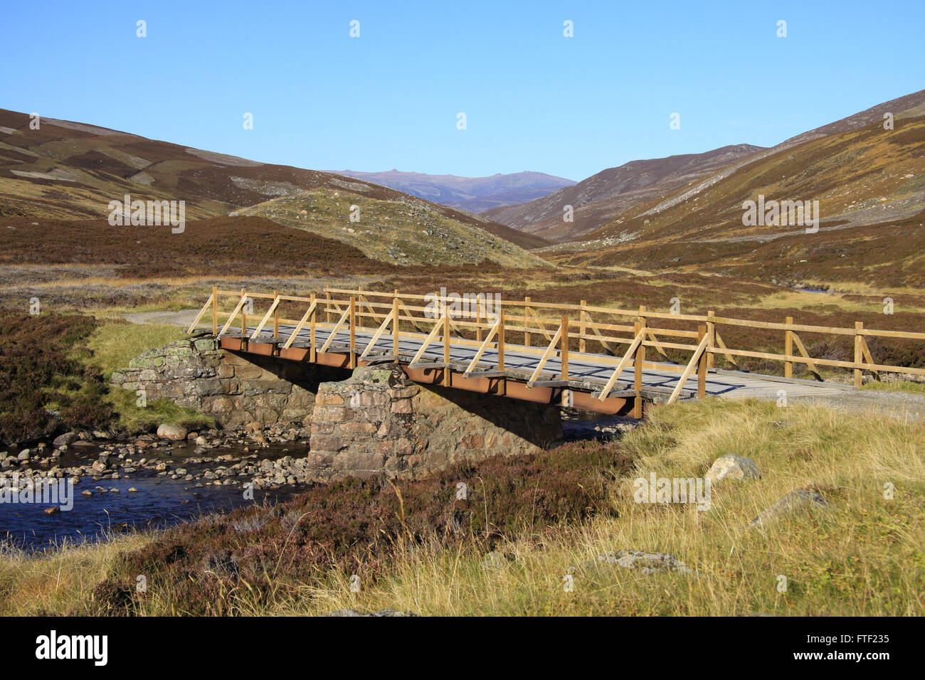 Loch callater walk hi-res stock photography and images - Alamy
