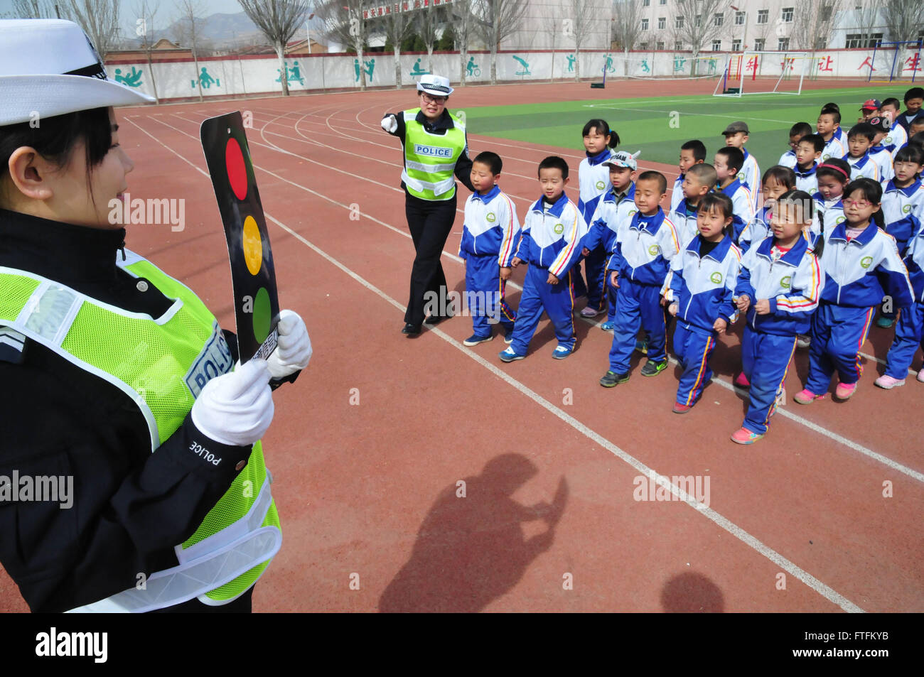 School children walk past hi-res stock photography and images - Alamy