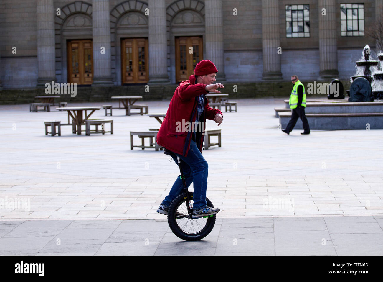 Mono cycle hi-res stock photography and images - Alamy