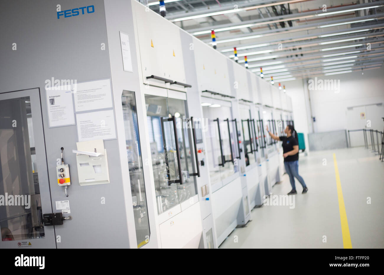 Ostfildern, Germany. 10th Mar, 2016. A production hall of the control ...