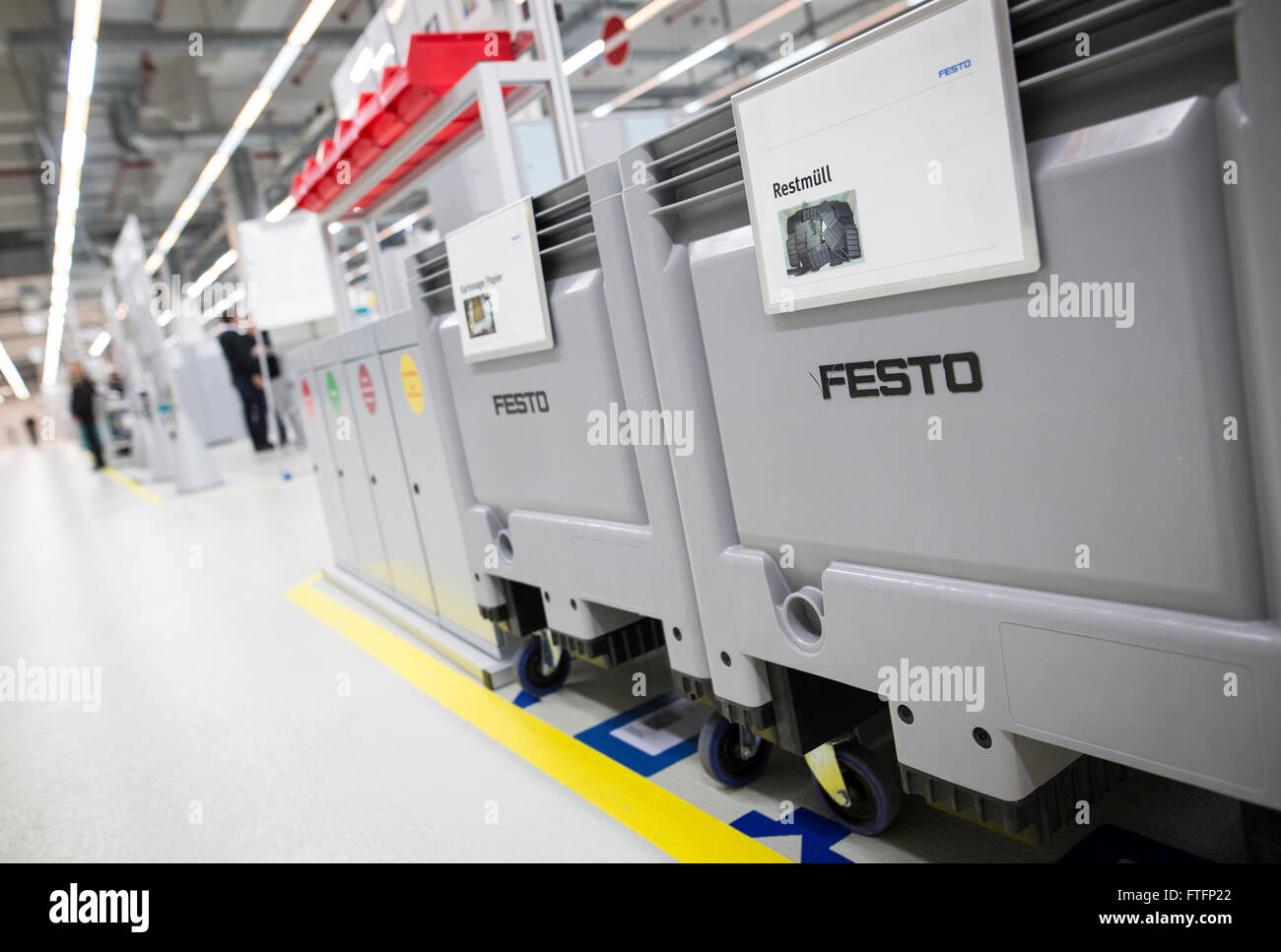 Ostfildern, Germany. 10th Mar, 2016. A production hall of the control ...