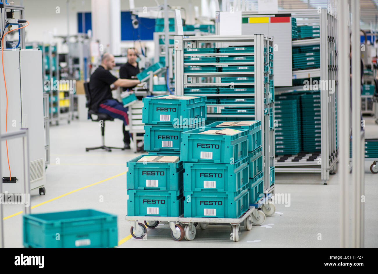 Ostfildern, Germany. 10th Mar, 2016. A production hall of the control ...