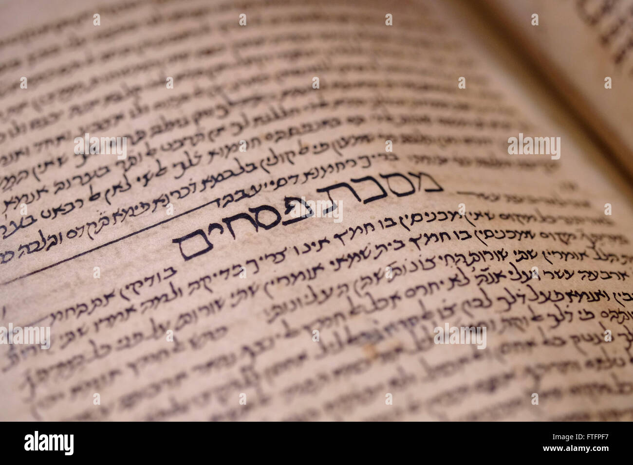 Hebrew manuscript hi-res stock photography and images - Alamy