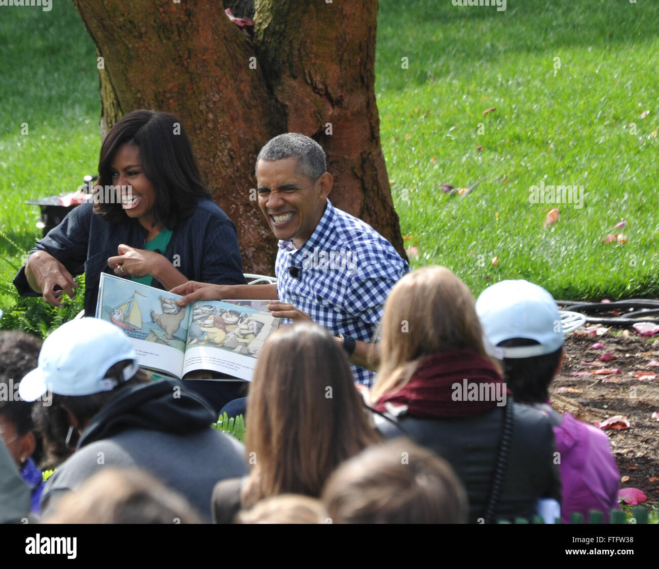 Where the wild things are book hi-res stock photography and images - Alamy