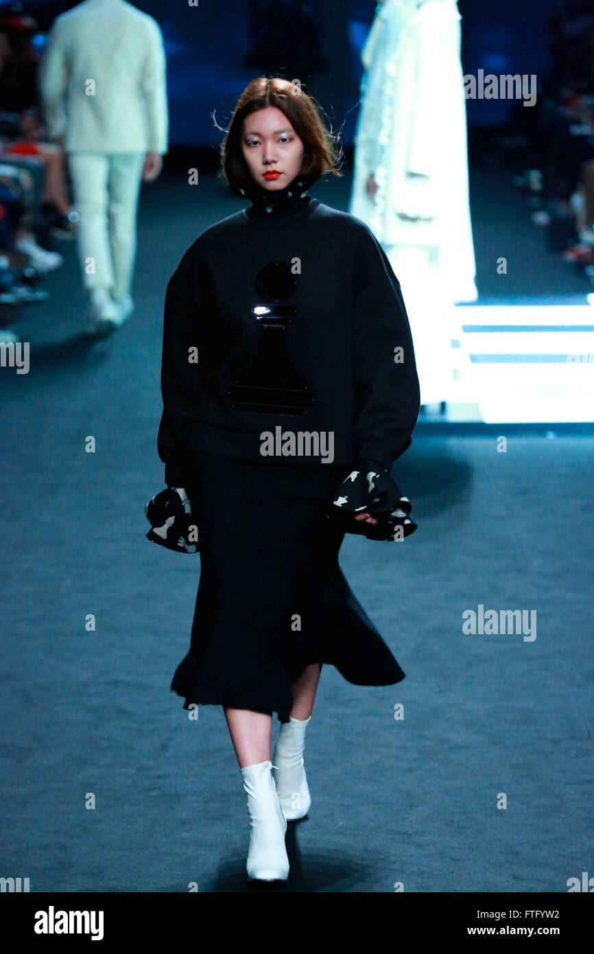 The second day of Seoul fashion week, ANDY & DEBB fashion show in Seoul ...