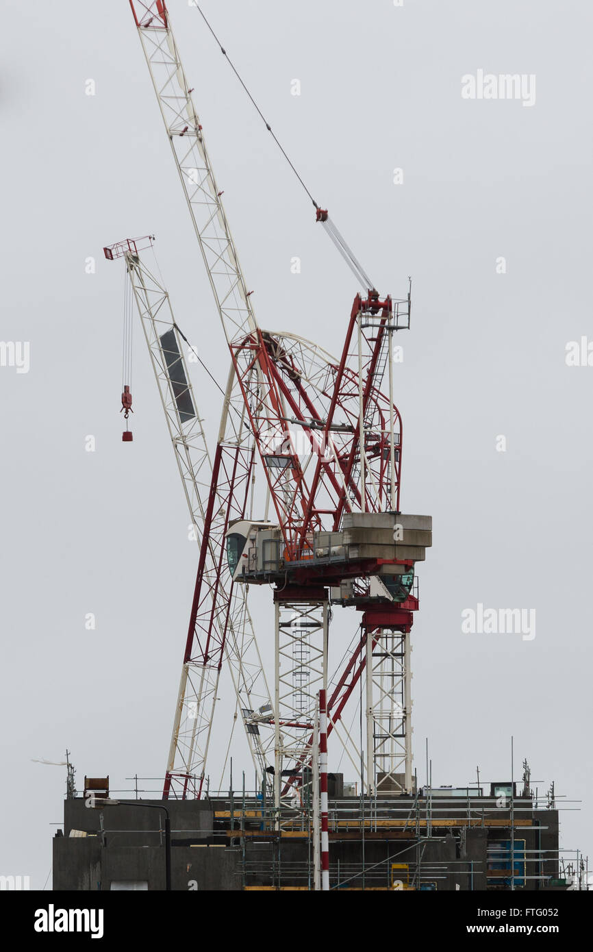 Crane collapse in london hi-res stock photography and images - Alamy