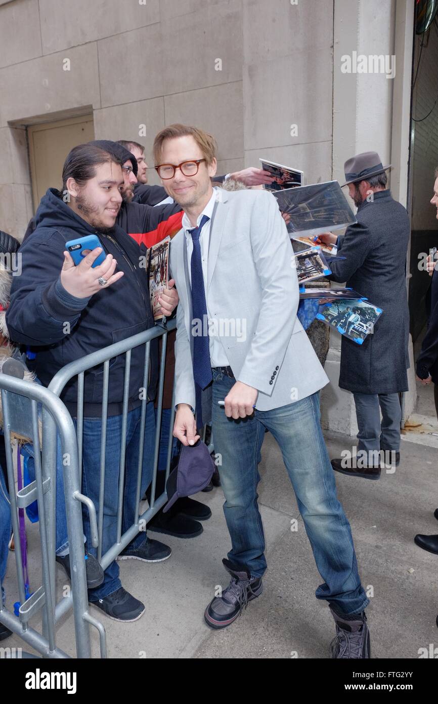 Celebrities at The Huffington Post Featuring: Jimmi Simpson Where ...