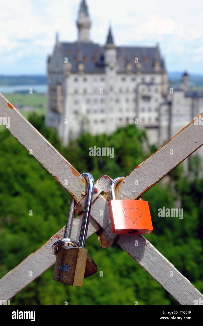 Love locks on the Marienbrücke Bridge overlooking Neuschwanstein Castle ...