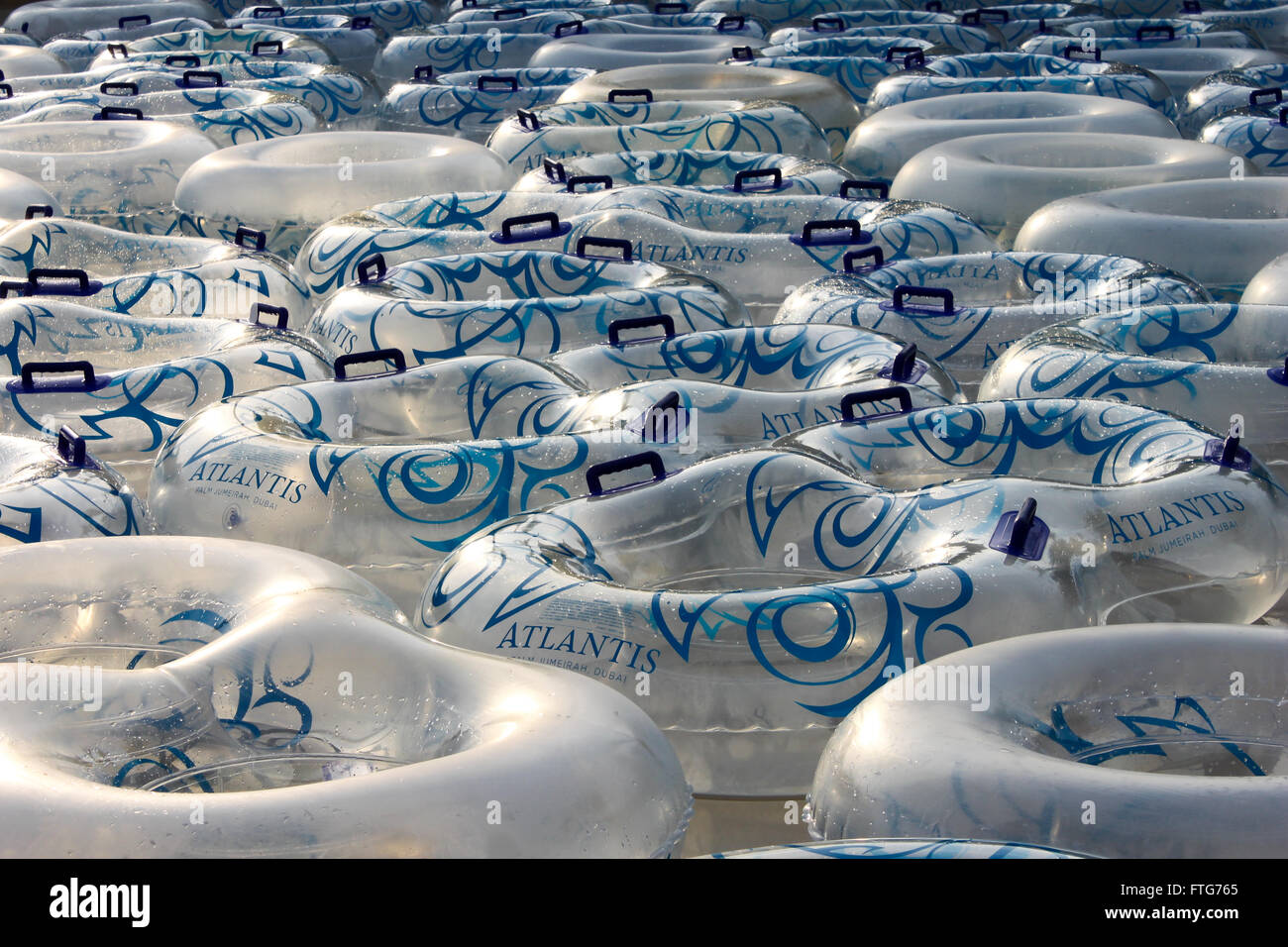 Atlantis dubai waterpark rides hi-res stock photography and images - Alamy