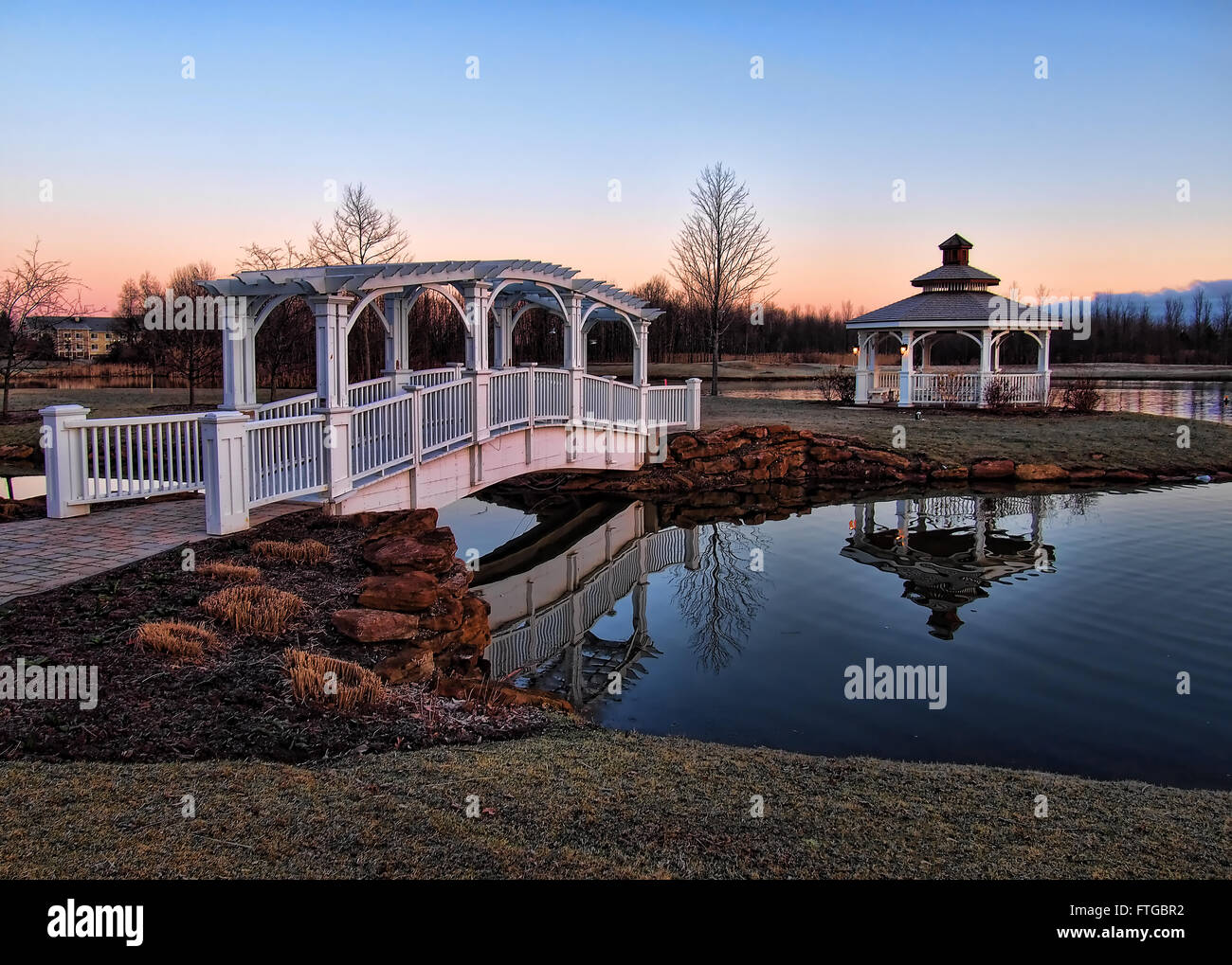 Footbridge scenery hi-res stock photography and images - Alamy