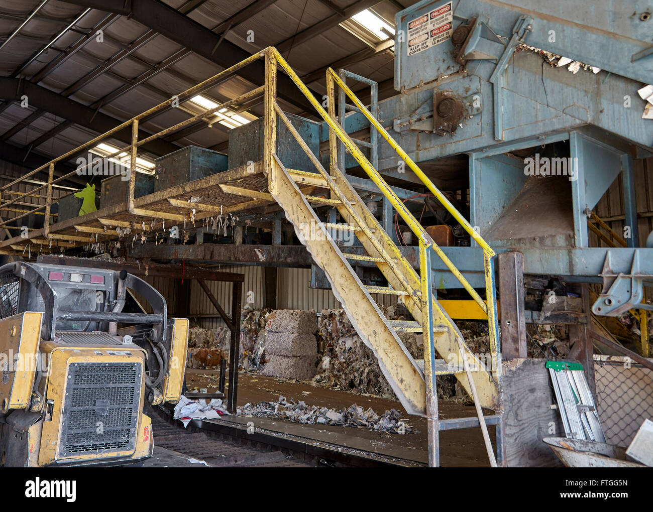 Paper recycling machine hi-res stock photography and images - Alamy