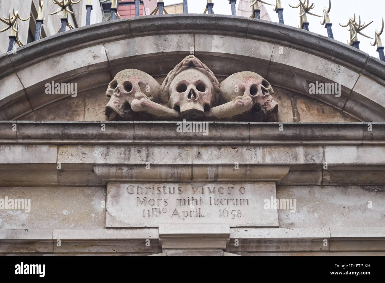 Medieval skull hi-res stock photography and images - Alamy