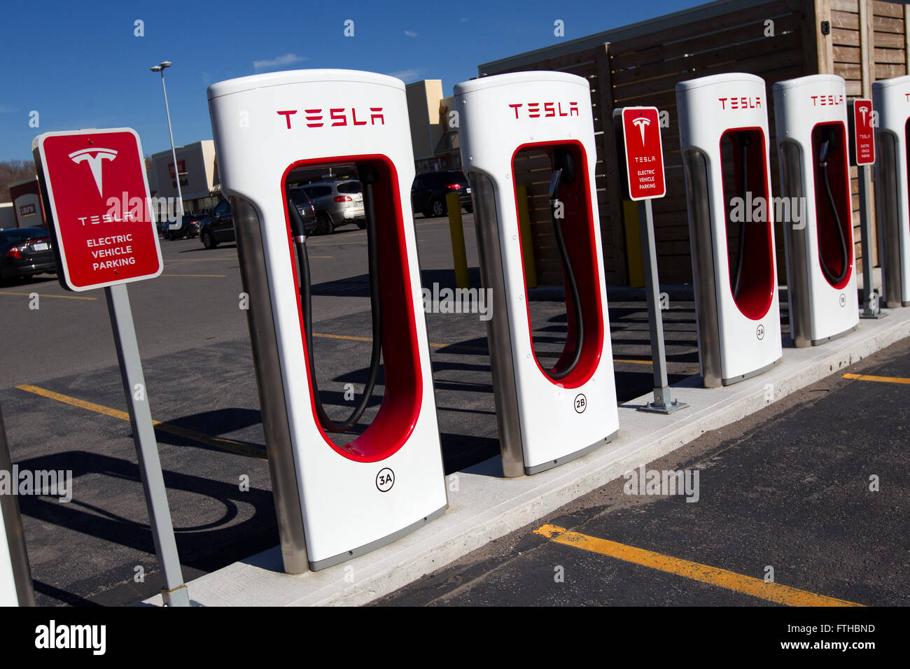 Tesla model 3 hi-res stock photography and images - Alamy