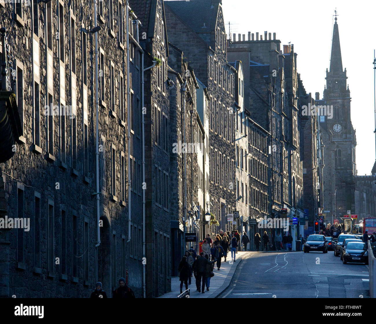 High street edinburgh hi-res stock photography and images - Alamy
