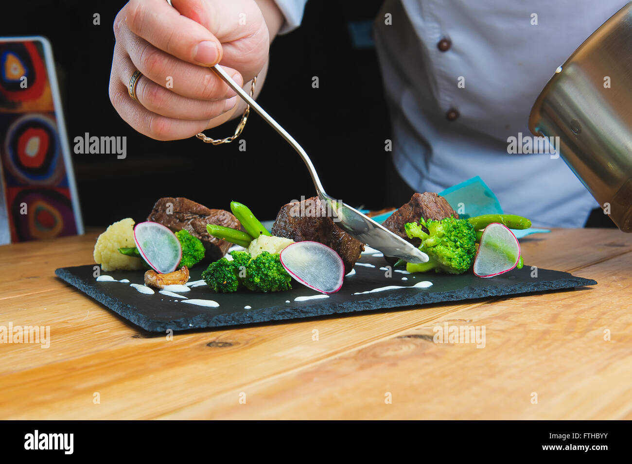 Chef decorate plate Stock Photo - Alamy
