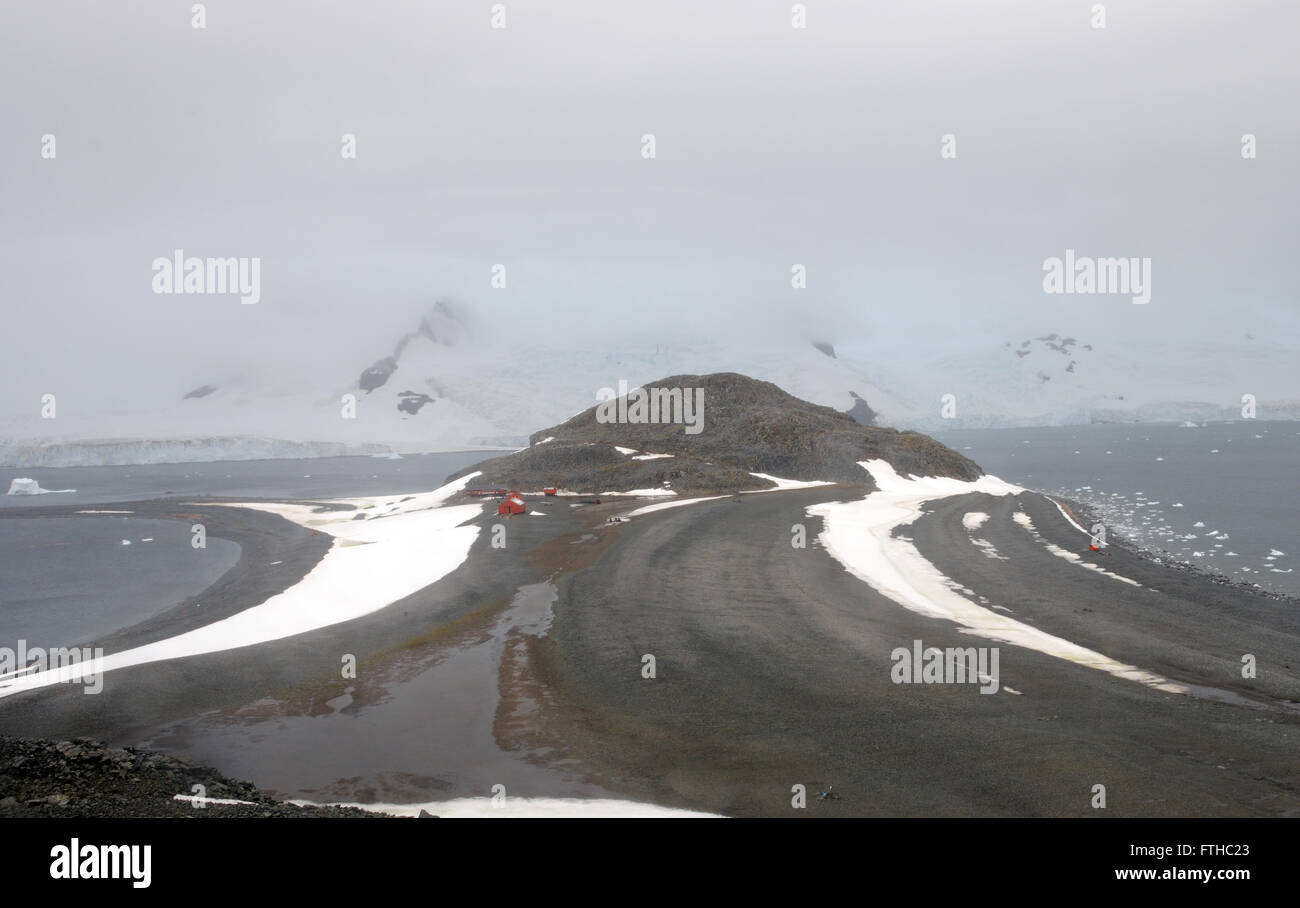 The Argentinian Camara Base on Half Moon Island. Half Moon Island ...