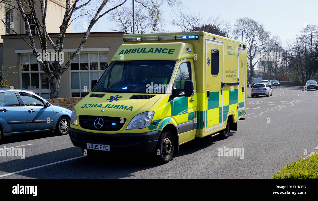 South Western Ambulance blue light response Stock Photo - Alamy