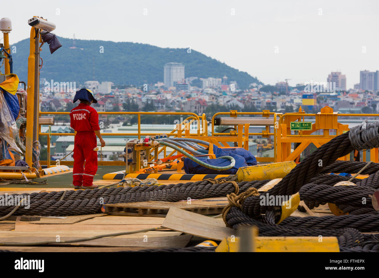 Oil Rig Worker Stock Photos & Oil Rig Worker Stock Images - Alamy