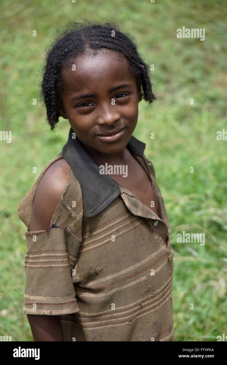 Poor girl and torn clothes hi-res stock photography and images - Alamy