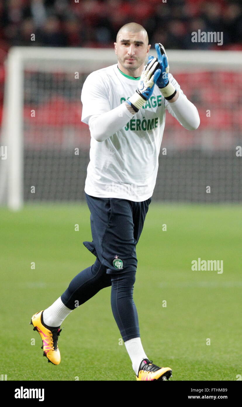Stephane Ruffier to echauffement in the match of Ligue 1 Stade Rennes ...