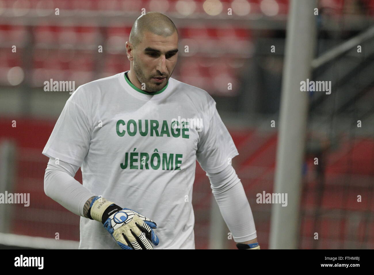 Stephane Ruffier to echauffement in the match of Ligue 1 Stade Rennes ...