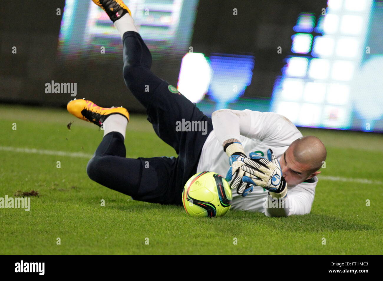 Stephane Ruffier to echauffement in the match of Ligue 1 Stade Rennes ...