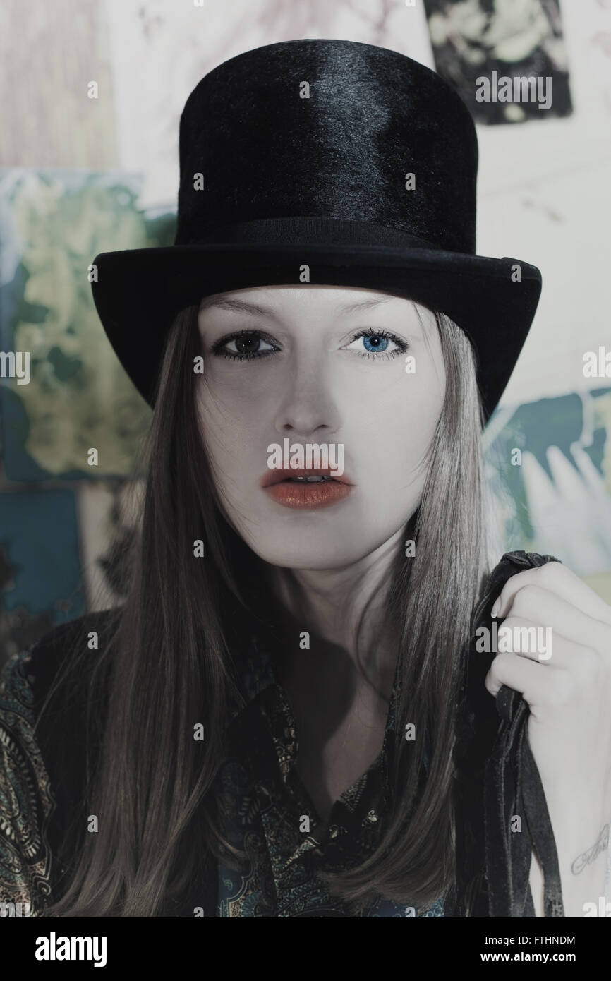 Beautiful young woman dressed hi-res stock photography and images - Alamy