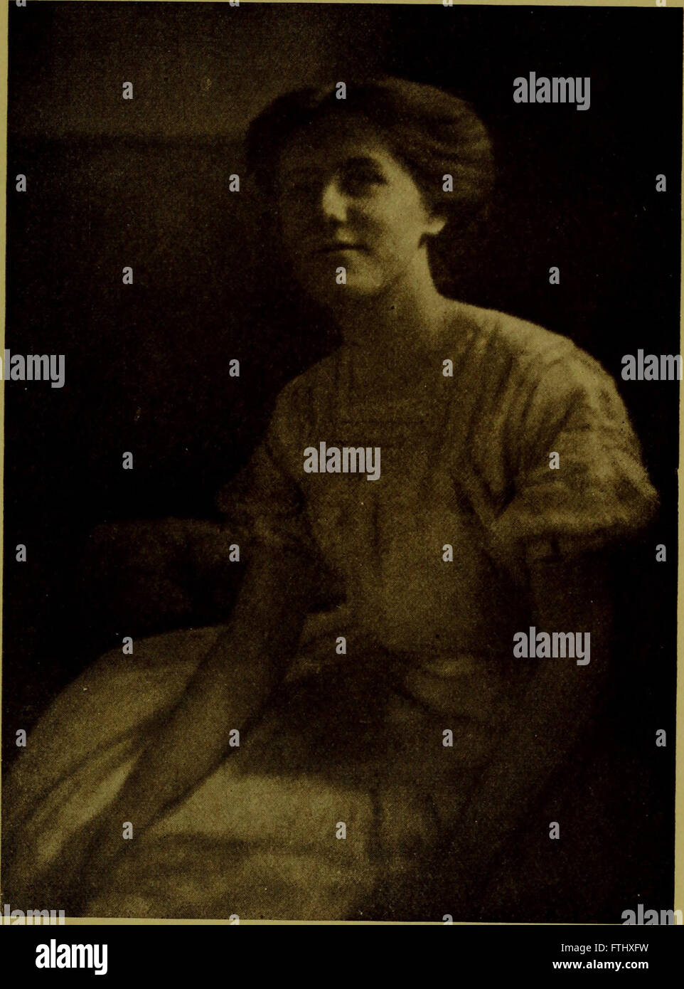 'The American Annual of Photography' (1919) highlights the evolution of ...