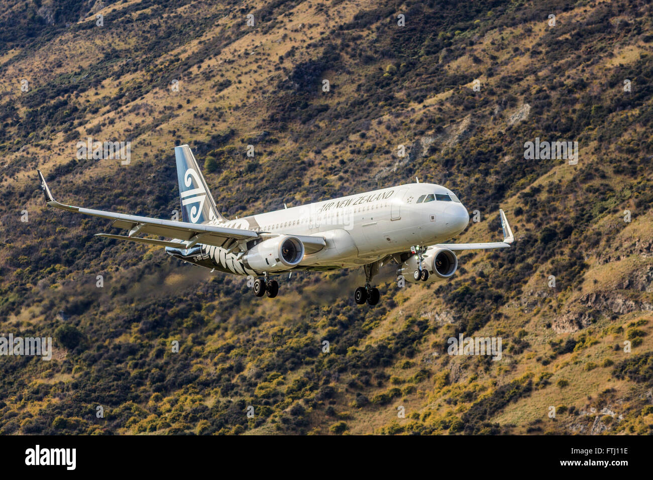 Air New Zealand airbus A320 twin jet,landing at ZQN airport,Queenstown ...