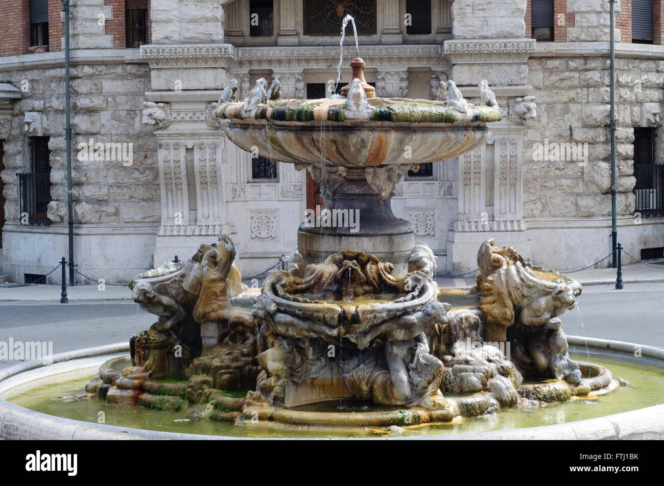 Fontana delle rane fountain hi-res stock photography and images - Alamy