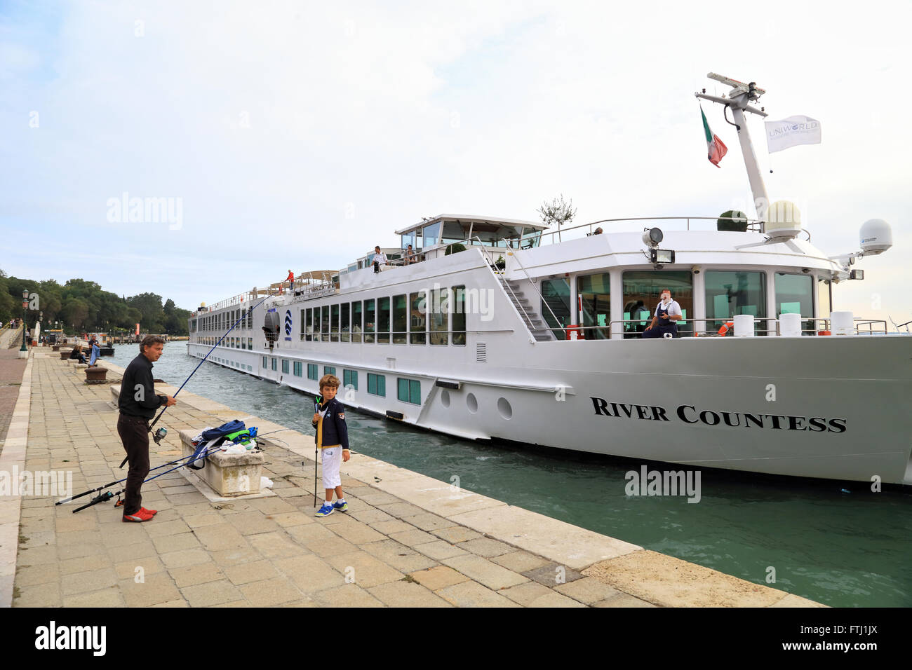 River cruise ship RIVER COUNTESS Stock Photo - Alamy